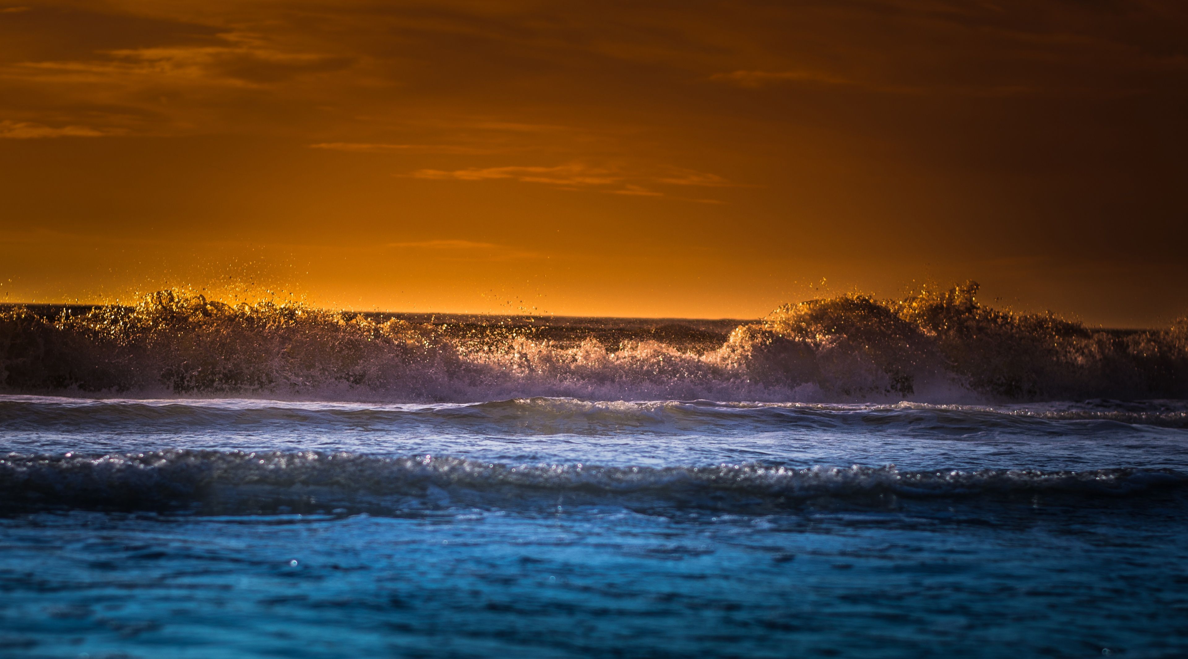 Selected Poems of Luo Yuling (Five Poems) - iNEWS