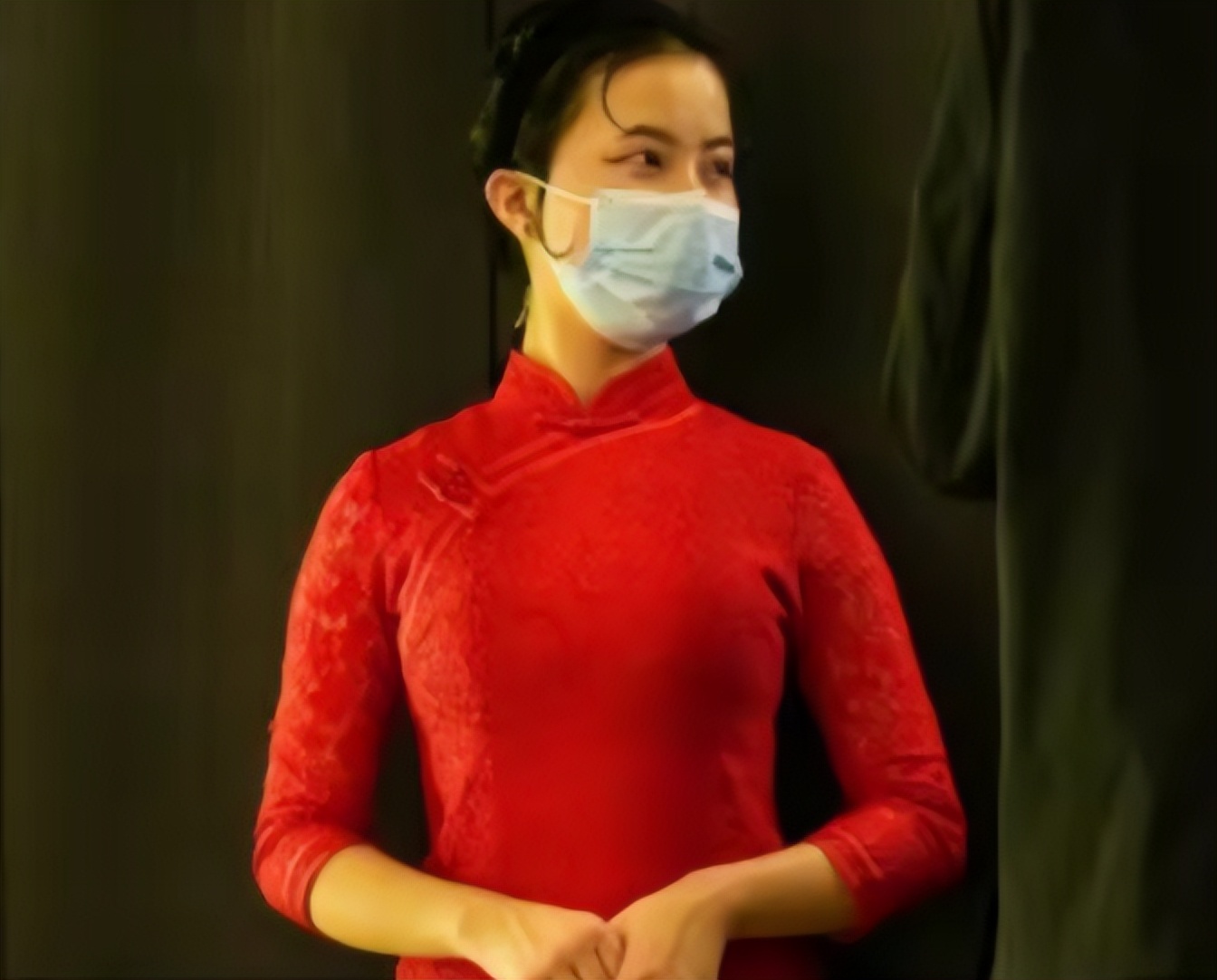 This hot pot restaurant in Chongqing is on fire, the waiter is a ...