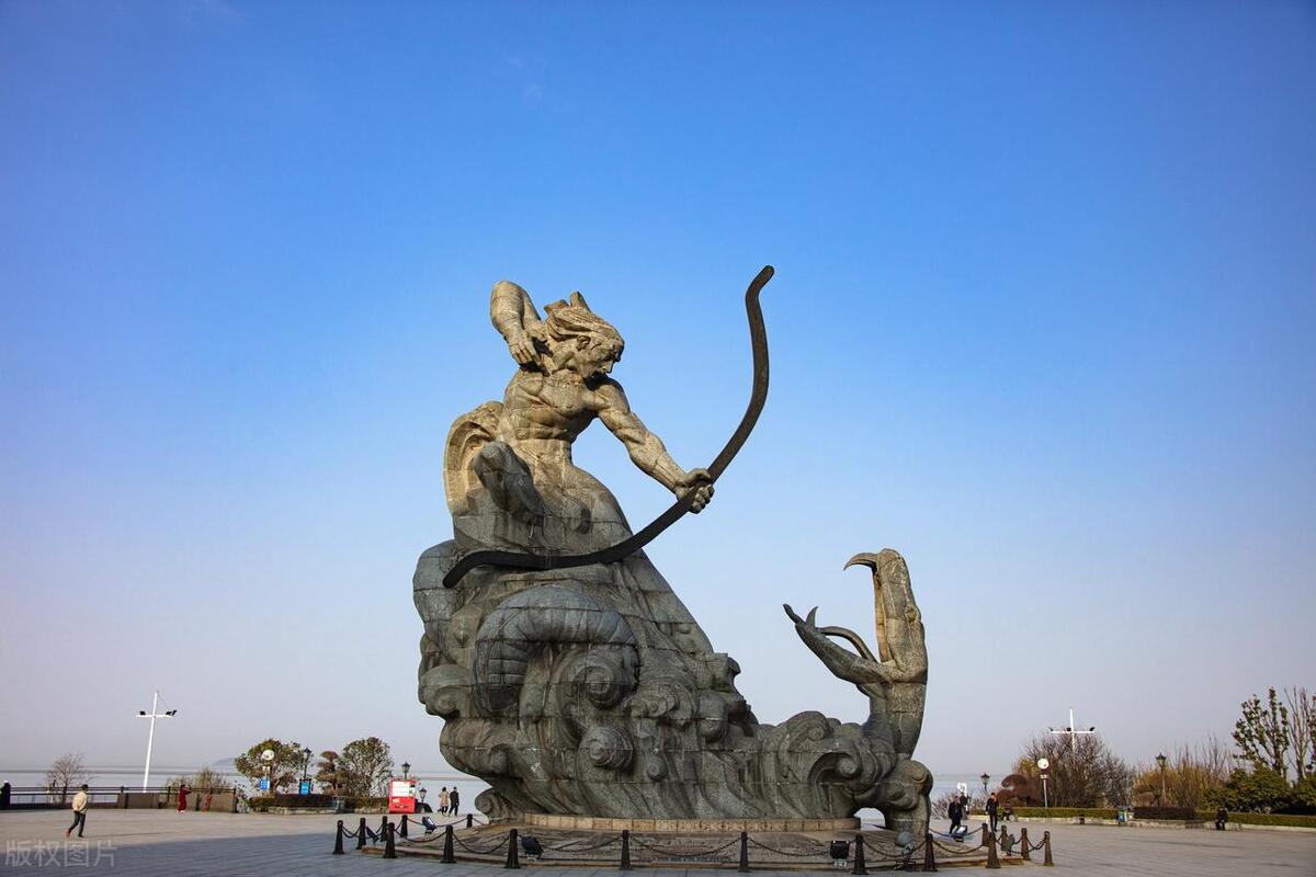 On May 5, 1110 AD, the moon disappeared mysteriously in the sky, and ...