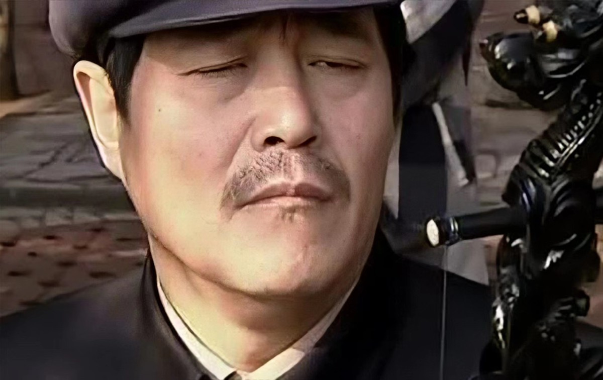 Police cars clear the way, luxury cars see each other off, Niu Qun and ...