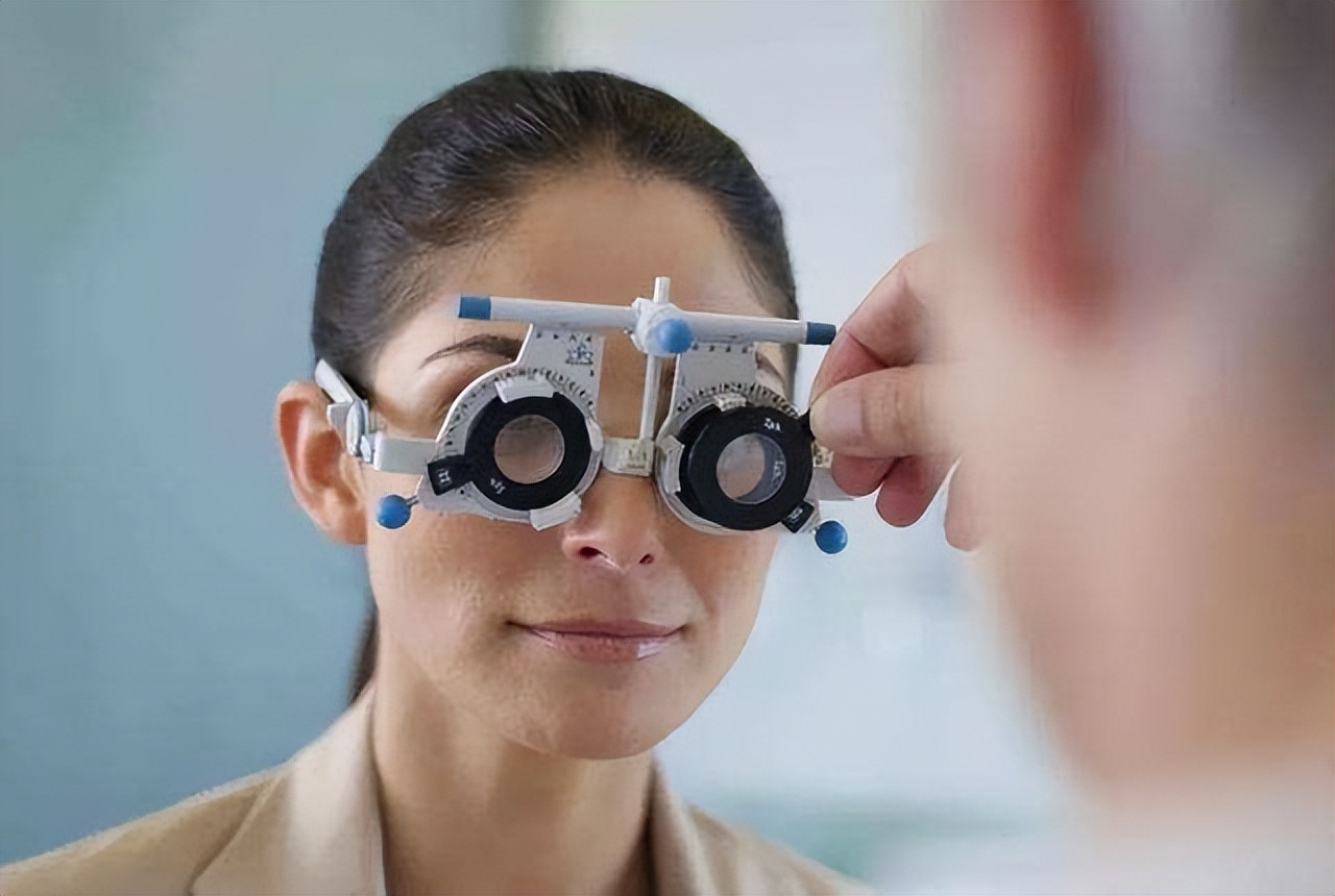 What happened to people who used laser surgery to treat myopia back ...