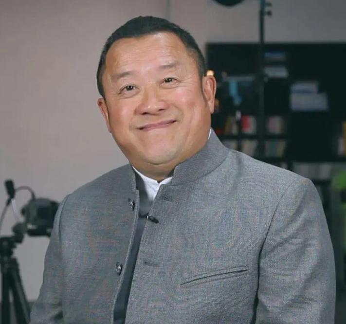 70-year-old Zeng Zhiwei appeared in the hotel in a low-key manner ...