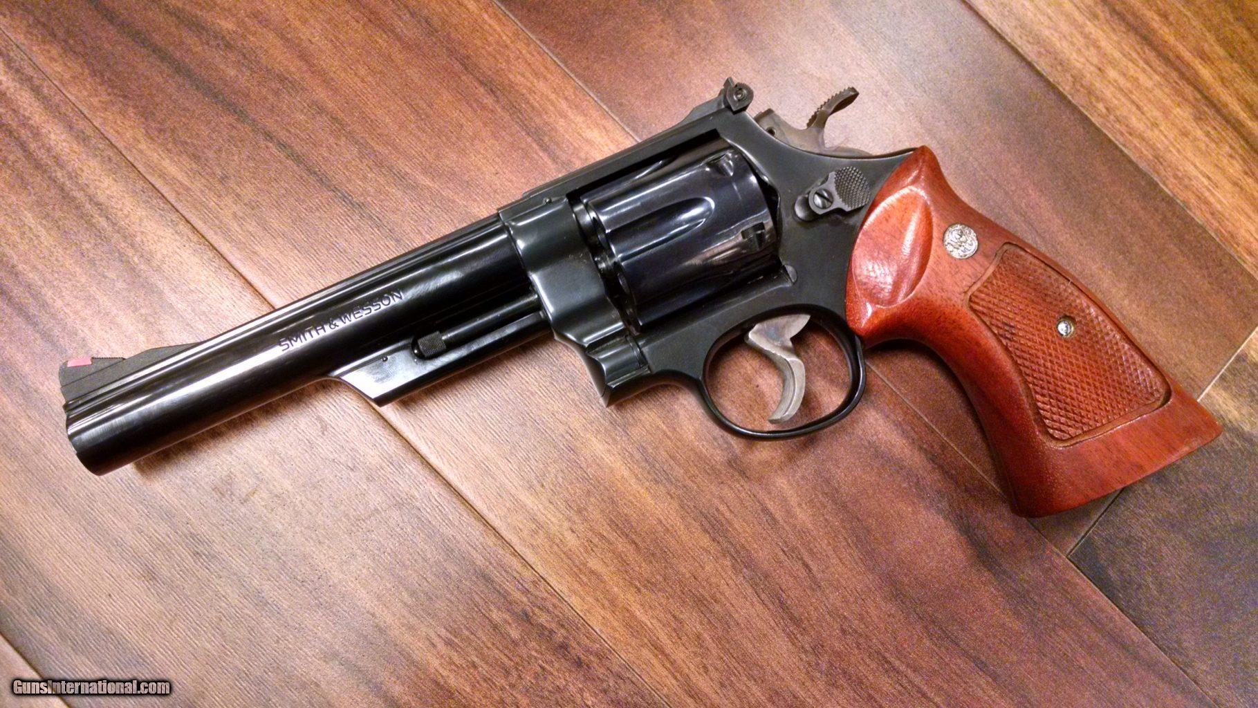 Smith & Wesson M57 Revolver - iNEWS