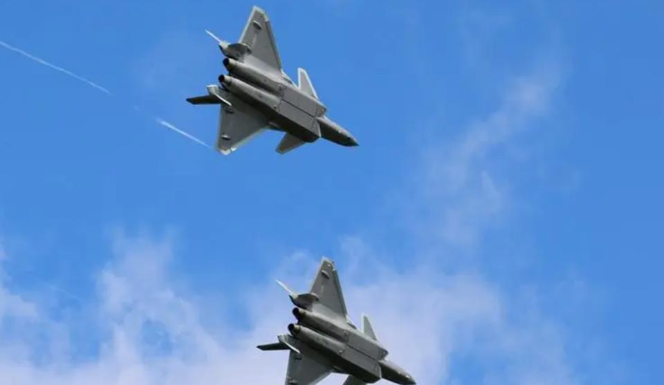 The U.S. military admits that the F22 is lagging behind, and the J-20's ...