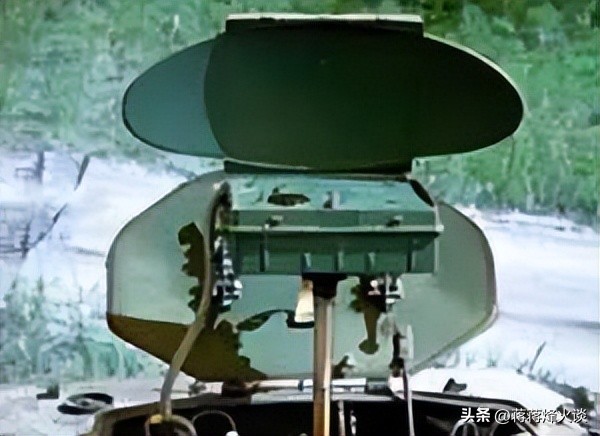 The top of the turret can extend a 6-meter mast, and Russia exhibits ...