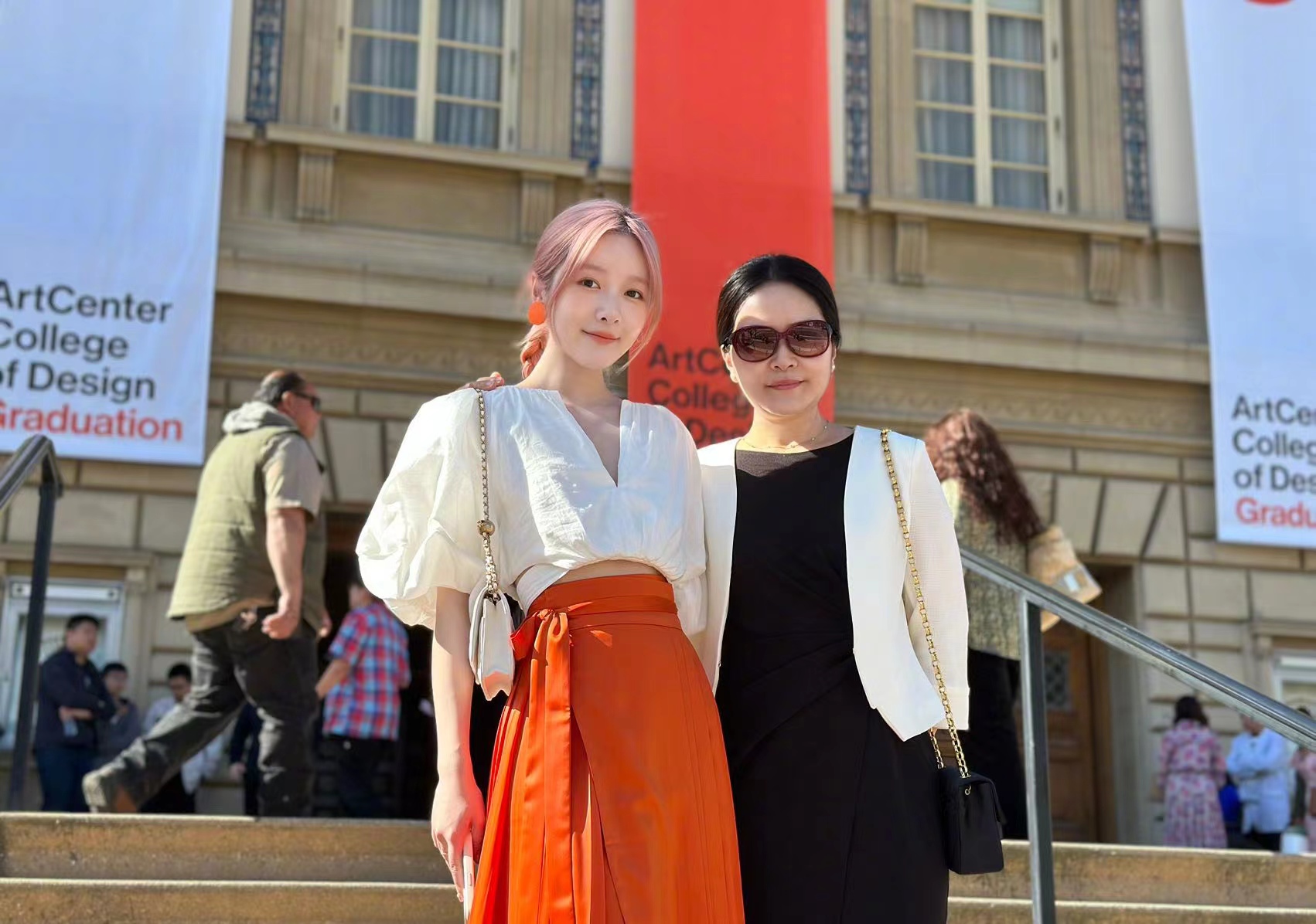 25-year-old Xu Jiao's "large-scale" swimsuit photo caused controversy: Is the photo too ...