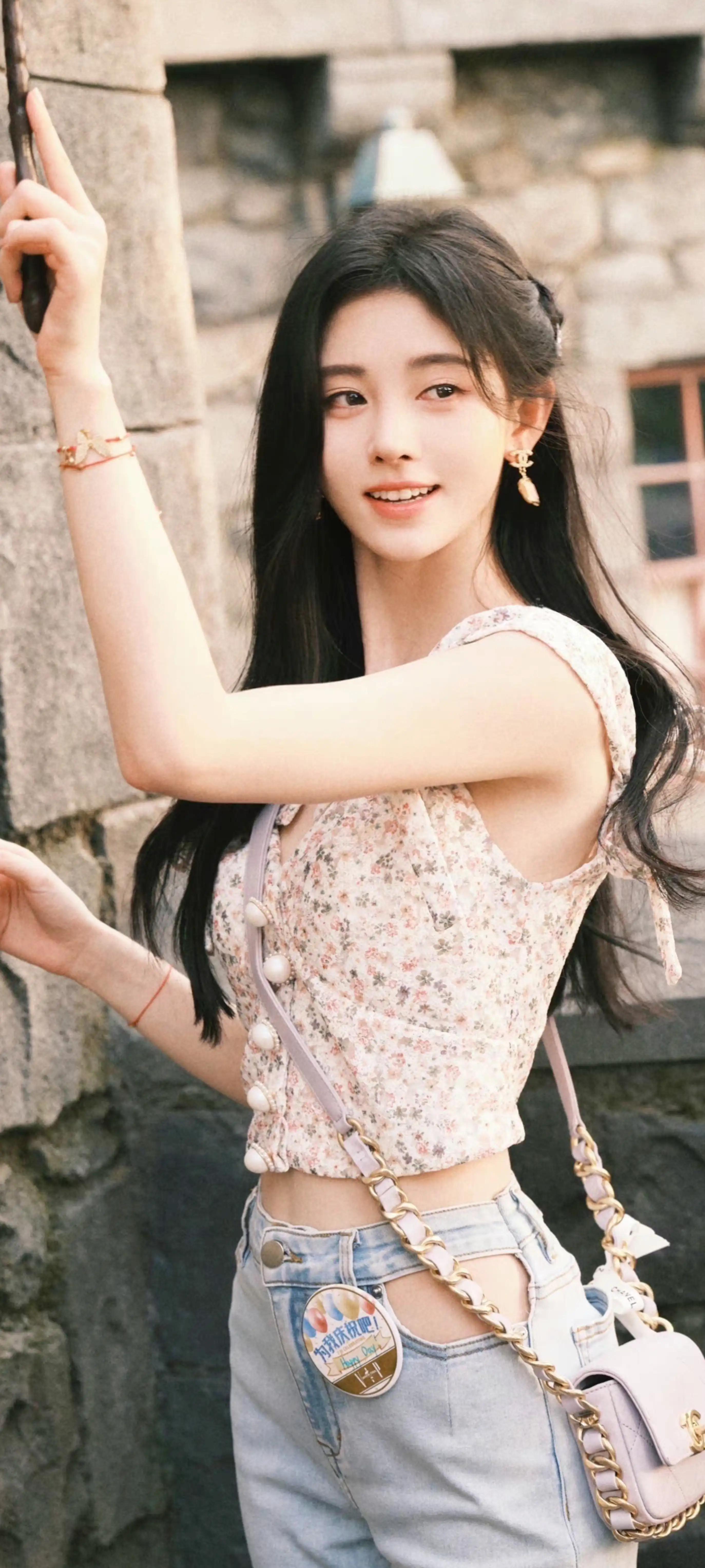 Ju Jingyi's wallpaper - iNEWS