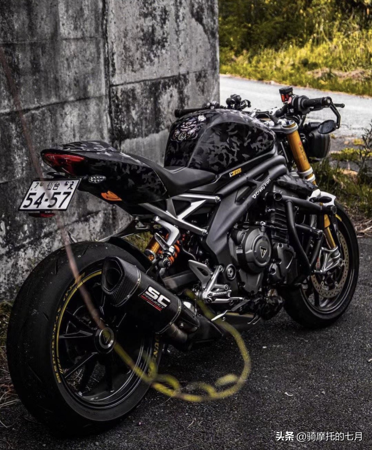 Frog eyes stare, who can stand it?Triumph Speed Triple 1200 RS - iNEWS
