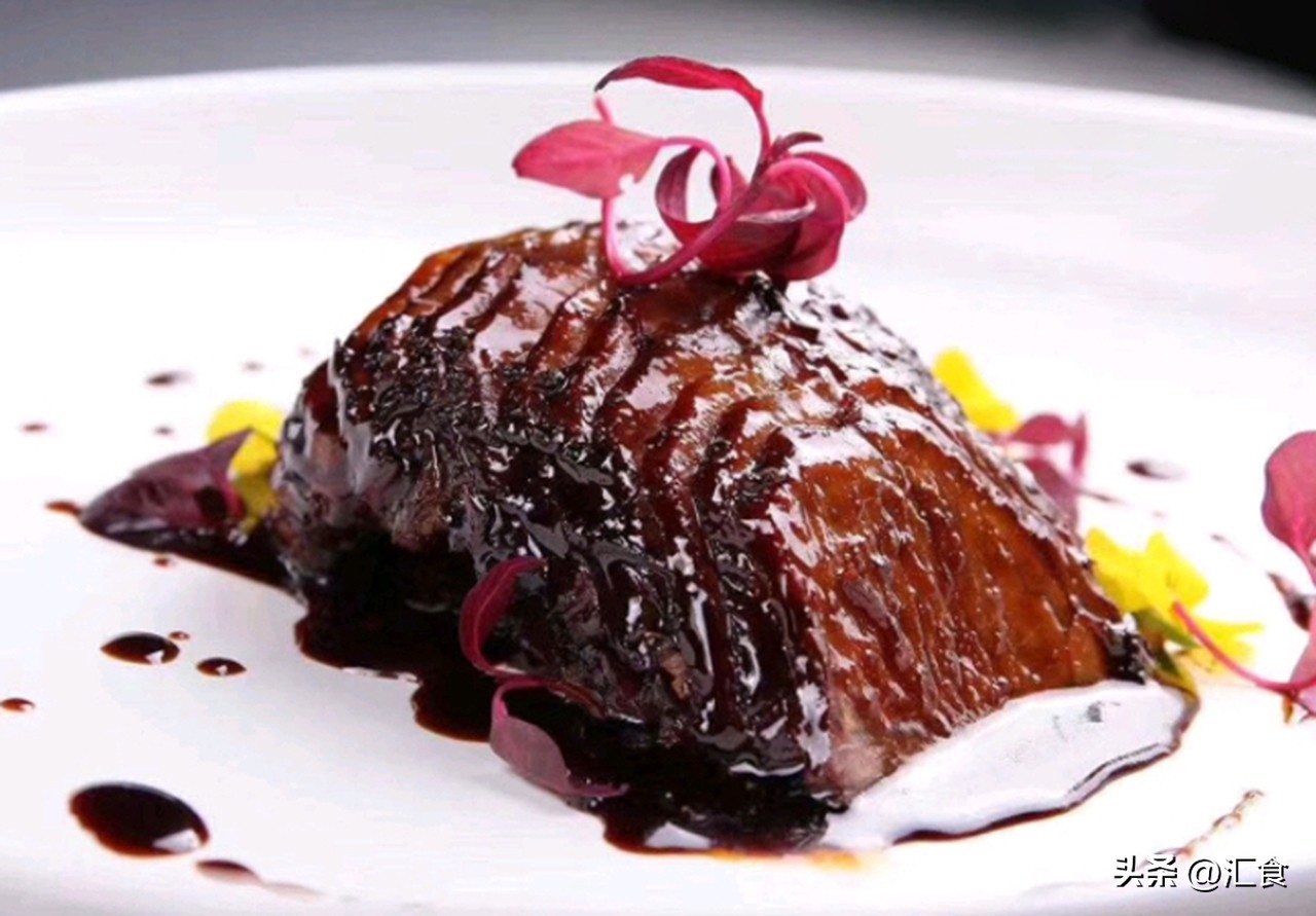 Fish noodles in golden soup, homemade beef tendon, chayote with soy ...