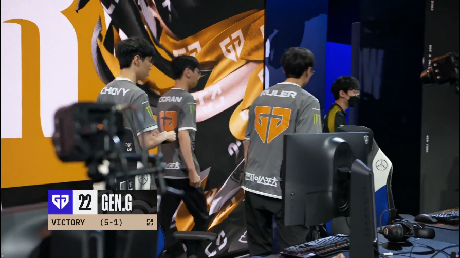 "RNG was beaten by GENG in the man-machine game, but even though it was defeated, it was still ...