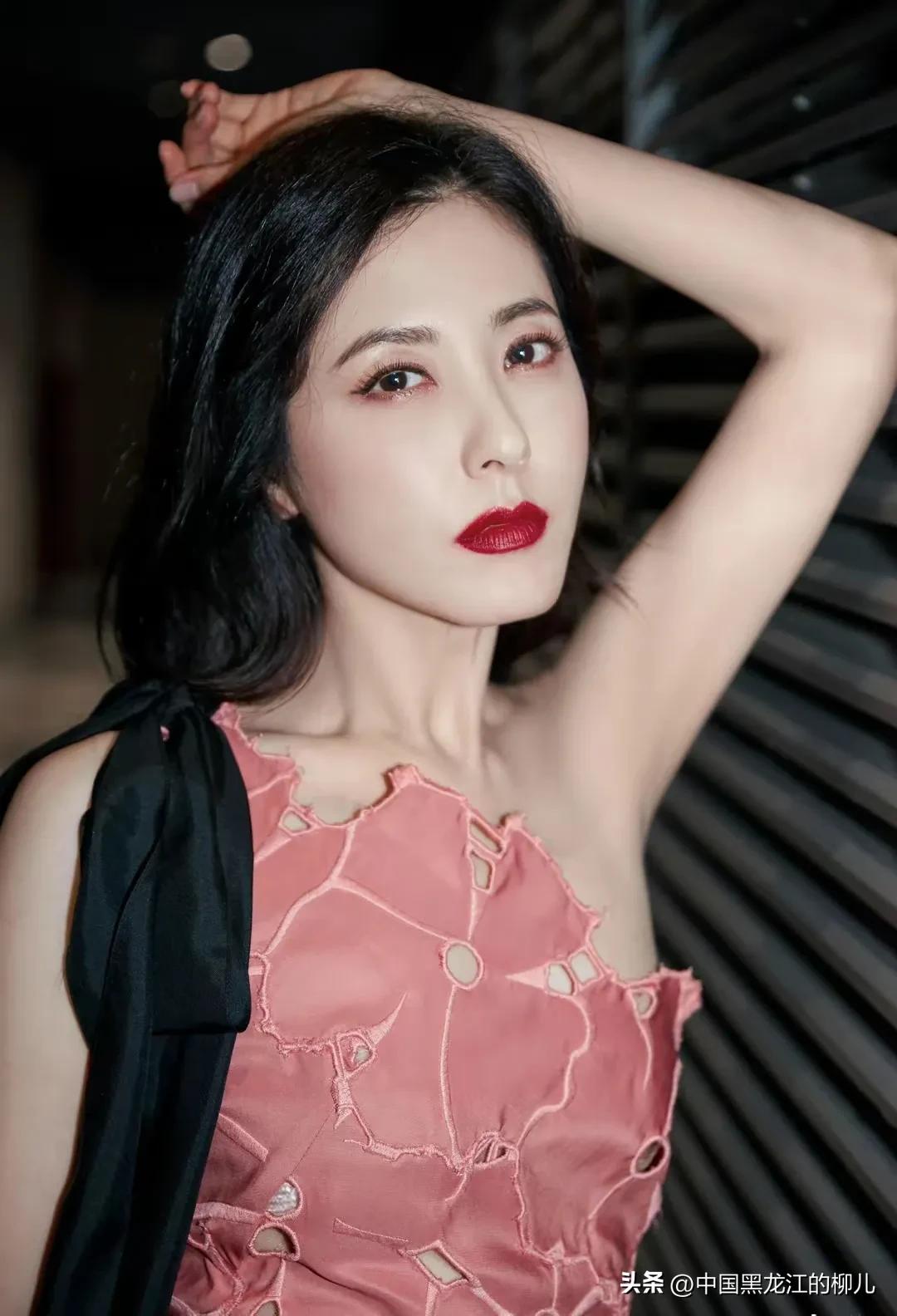 Movie star Zeng Li - beautiful photo - iNEWS