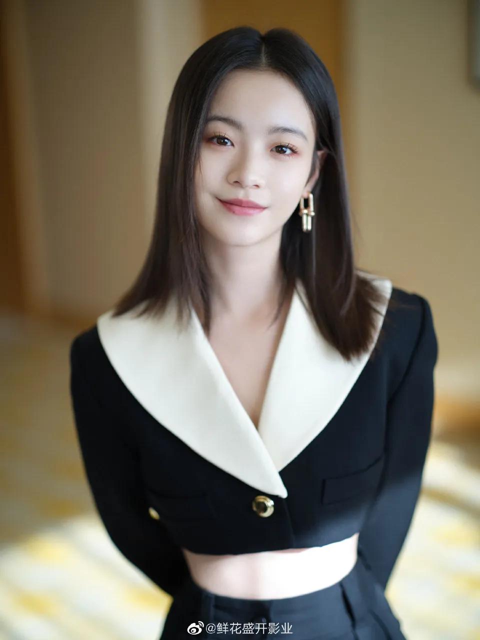 Li Gengxi's beautiful picture - iNEWS