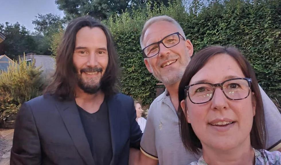 Keanu Reeves unexpectedly attended the wedding of a newlyweds in the UK ...