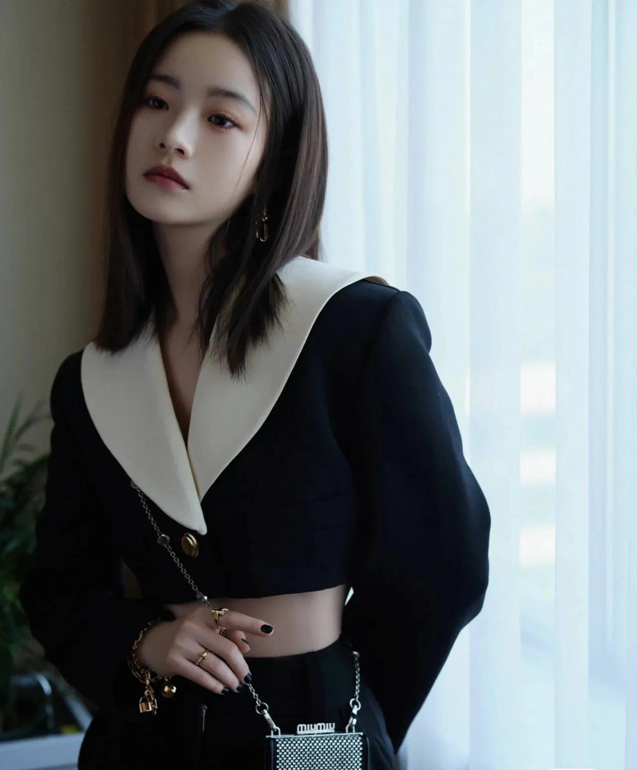 They all say that Jiang Ni is ugly, but the modern dress of Miss Sister ...