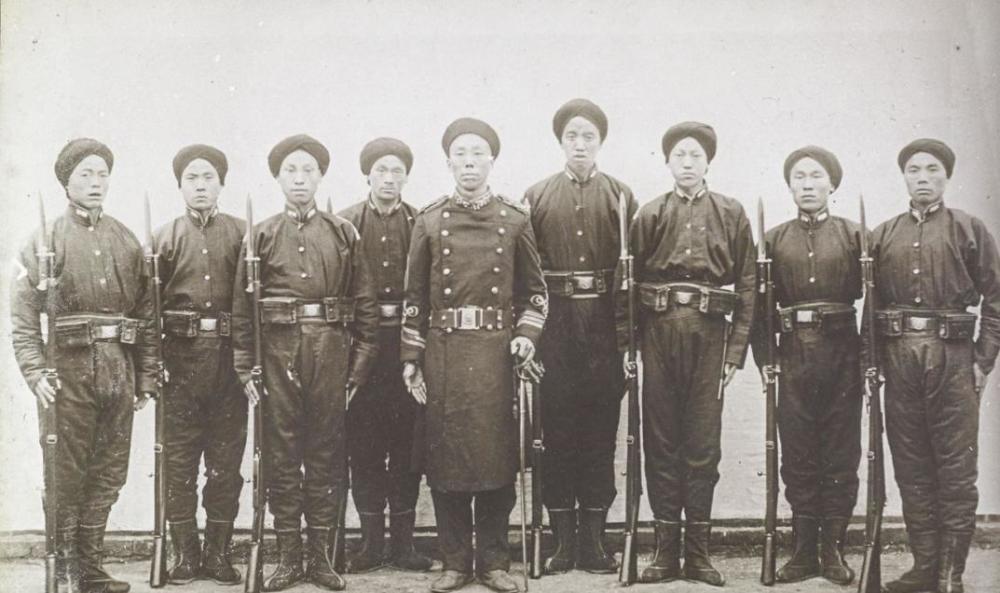 In the last years of the Qing Dynasty, the new army was trained. Why ...