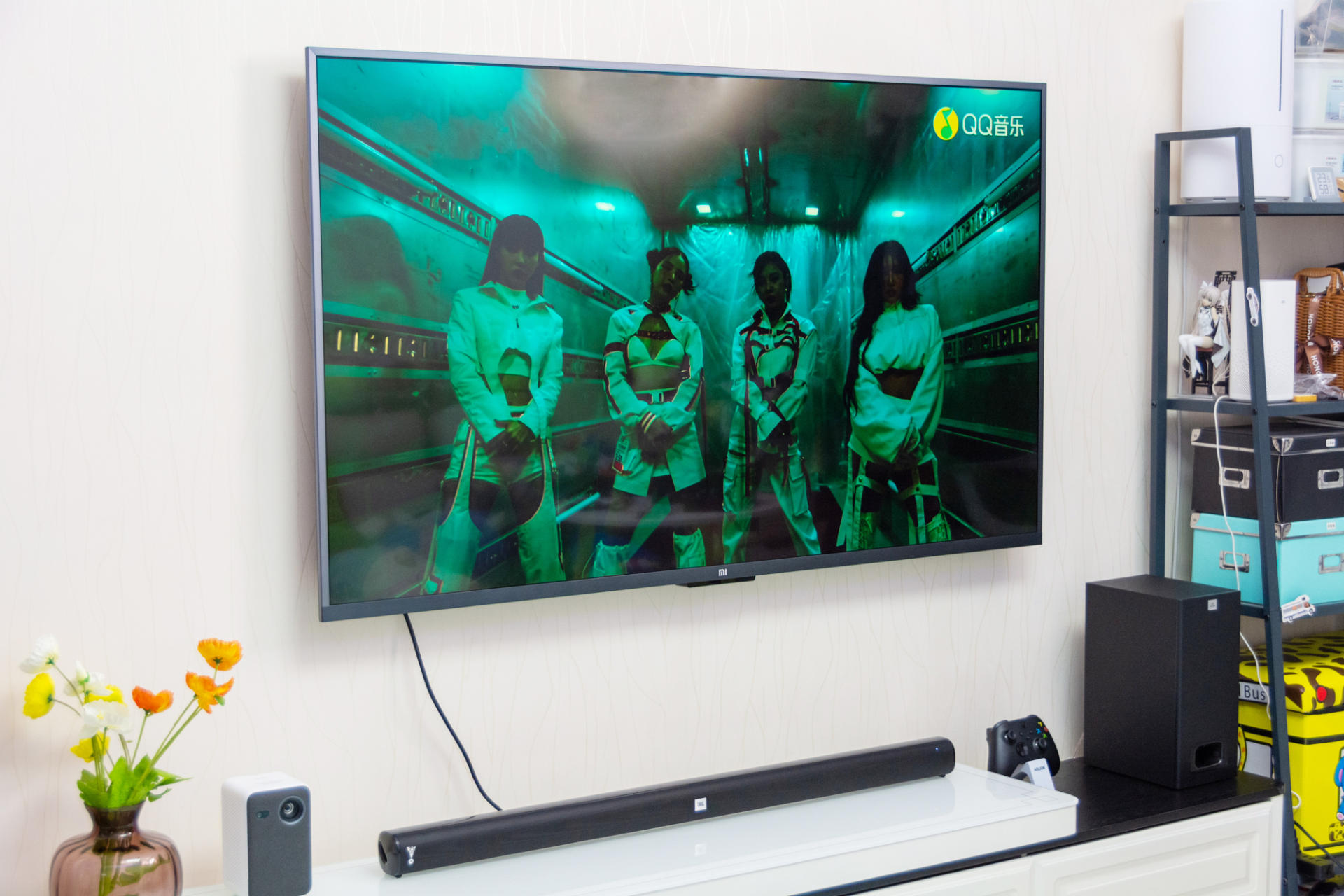 2K budget entry-level home theater JBL STV J200 echo wall + subwoofer ...