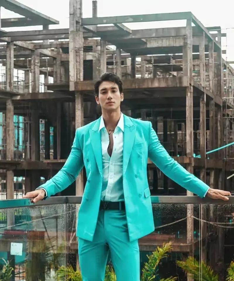 Myanmar's most handsome monk Takong VS China's most handsome monk Shi ...