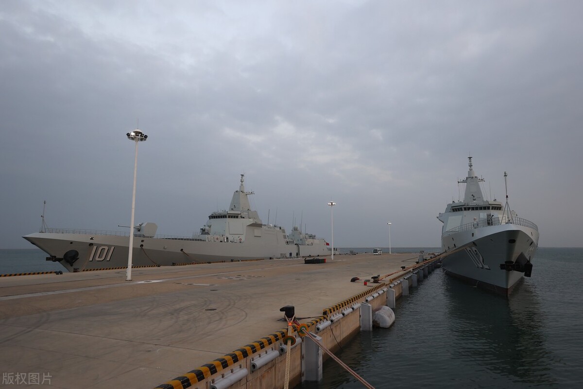 Type 055 guided missile destroyer: the strongest surface warship in ...