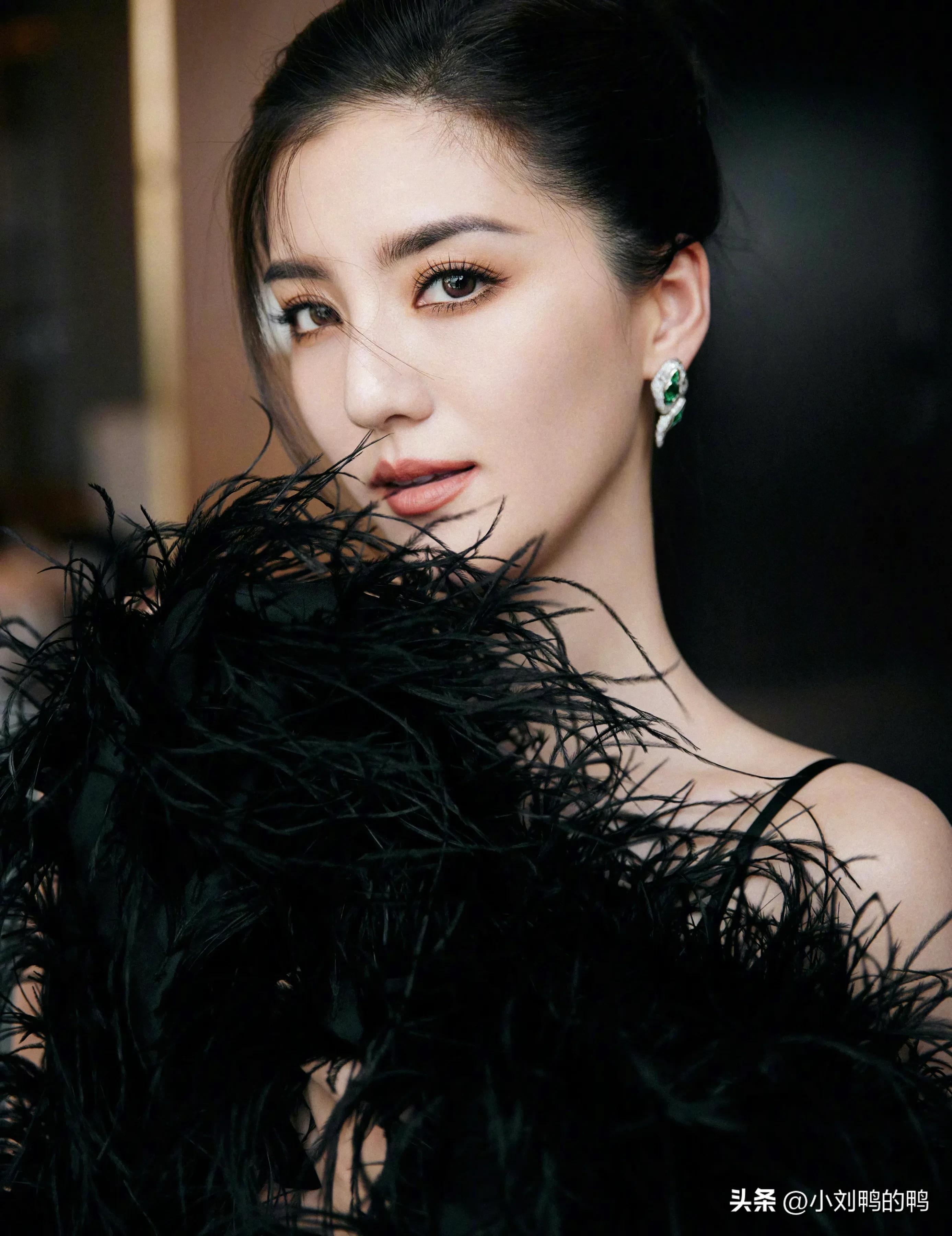 Wu Qianyu is noble and glamorous! - iMedia