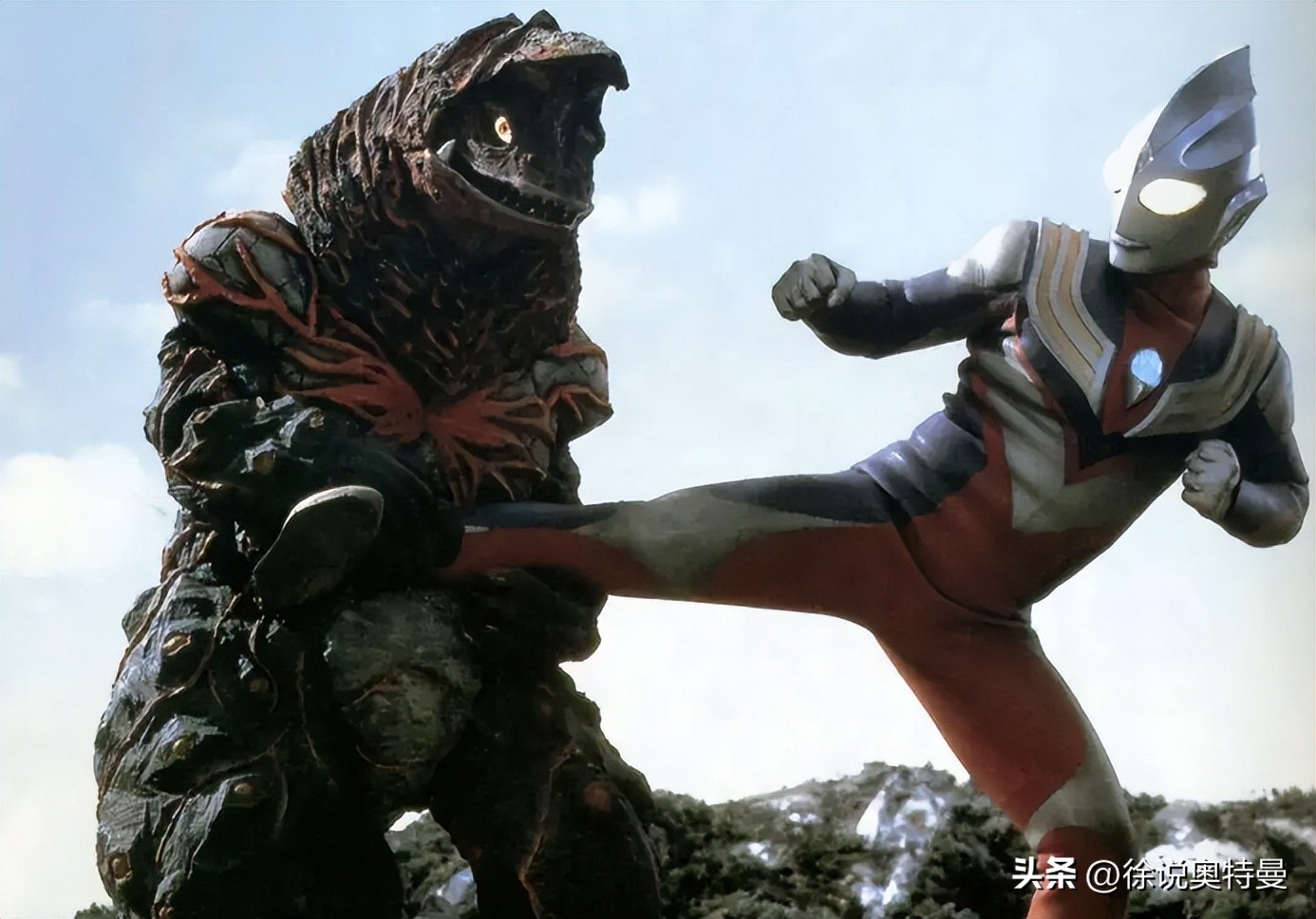 Why are Ultraman a huge combat mode?In addition to historical reasons ...