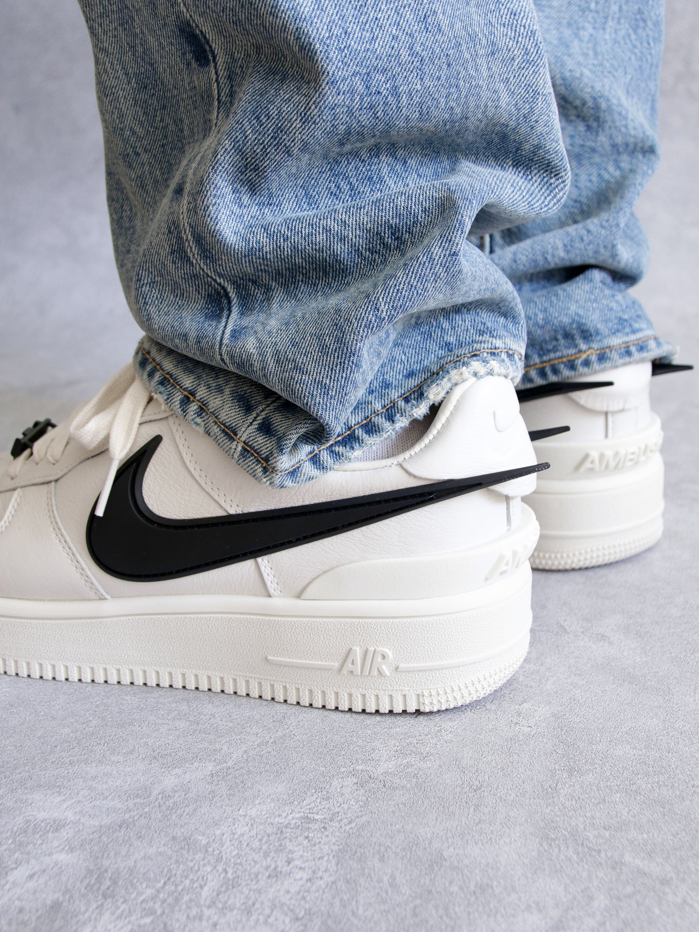 Swipe left to help me choose AMBUSH x AF1 how to match - iNEWS