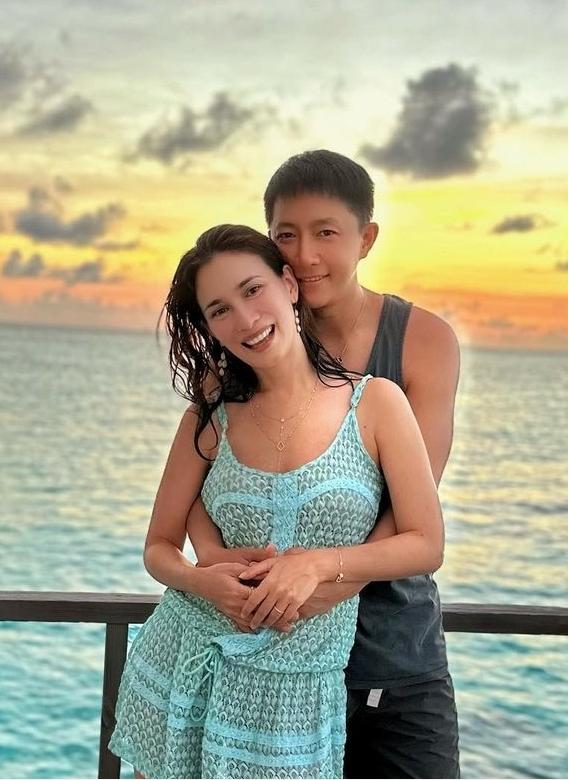 Han Geng and Celina Lu Jingshan are on vacation in the Maldives, and their sweet group photo ...