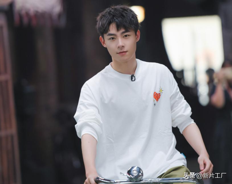 "Love Apartment" Zhao Ji posted a selfie after 19 months, netizen: You ...