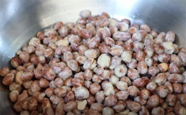 How to make peanuts delicious?Teach you to do this, the taste is sweet ...