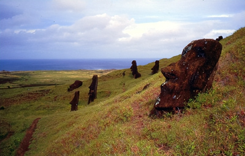 The Mysterious Stone Statues of Easter Island - iNEWS