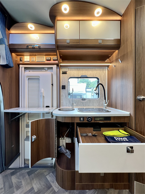 Revere V820 peak version double expansion RV, the gorgeous appearance ...