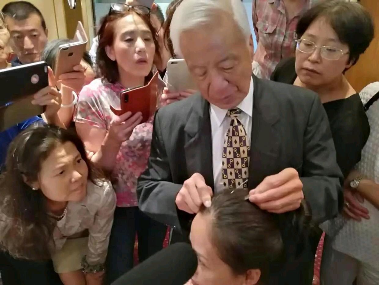 Jiao Shunfa, a famous acupuncture doctor, thoroughly understood the ...