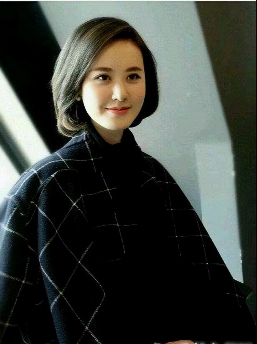 CCTV's top ten most beautiful anchors, Ma Fanshu is a rookie Huadan ...