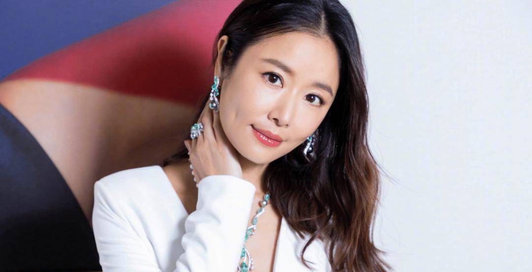 Ruby Lin, known as the "National Goddess", appeared in Shanghai in a ...