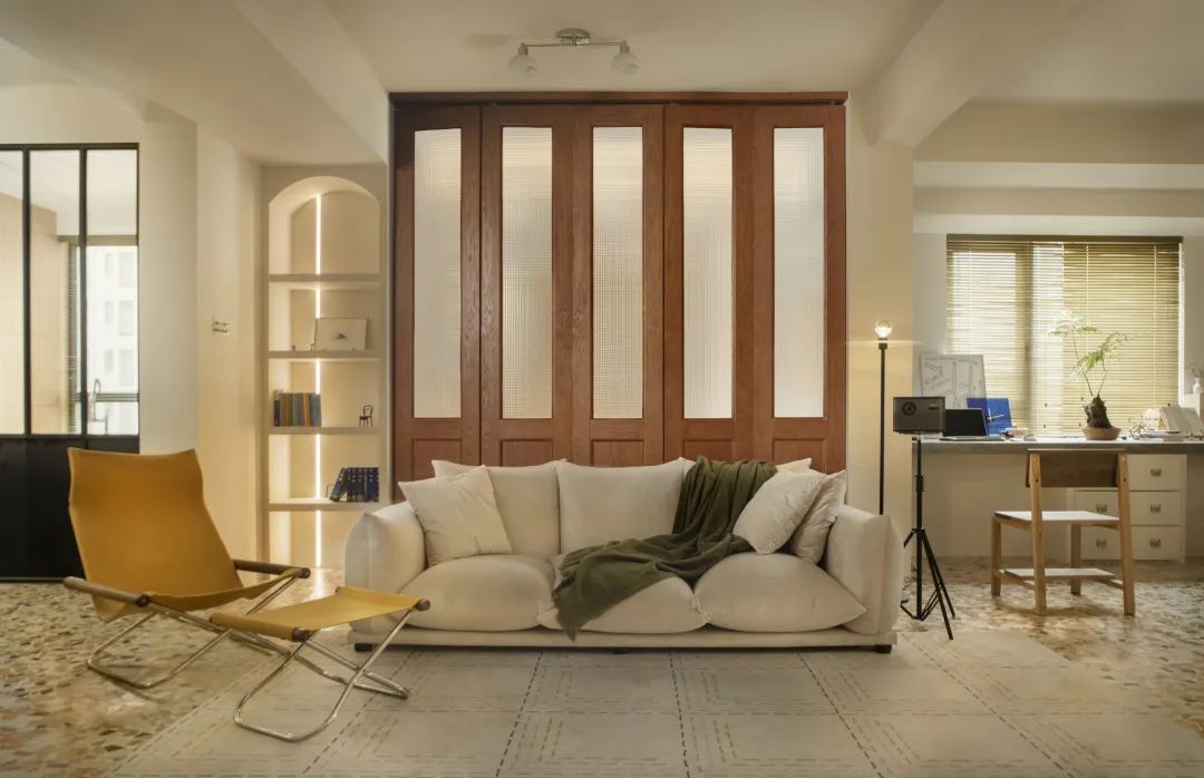 69 square meters of three bedrooms are converted into one bedroom, the ...