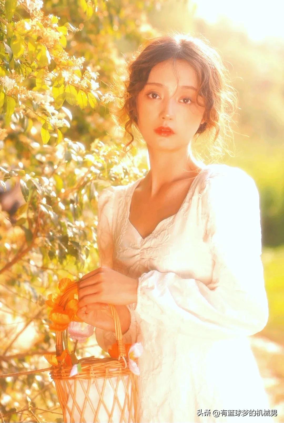 This kind of graceful style is very eye-catching, big eyes, touching ...