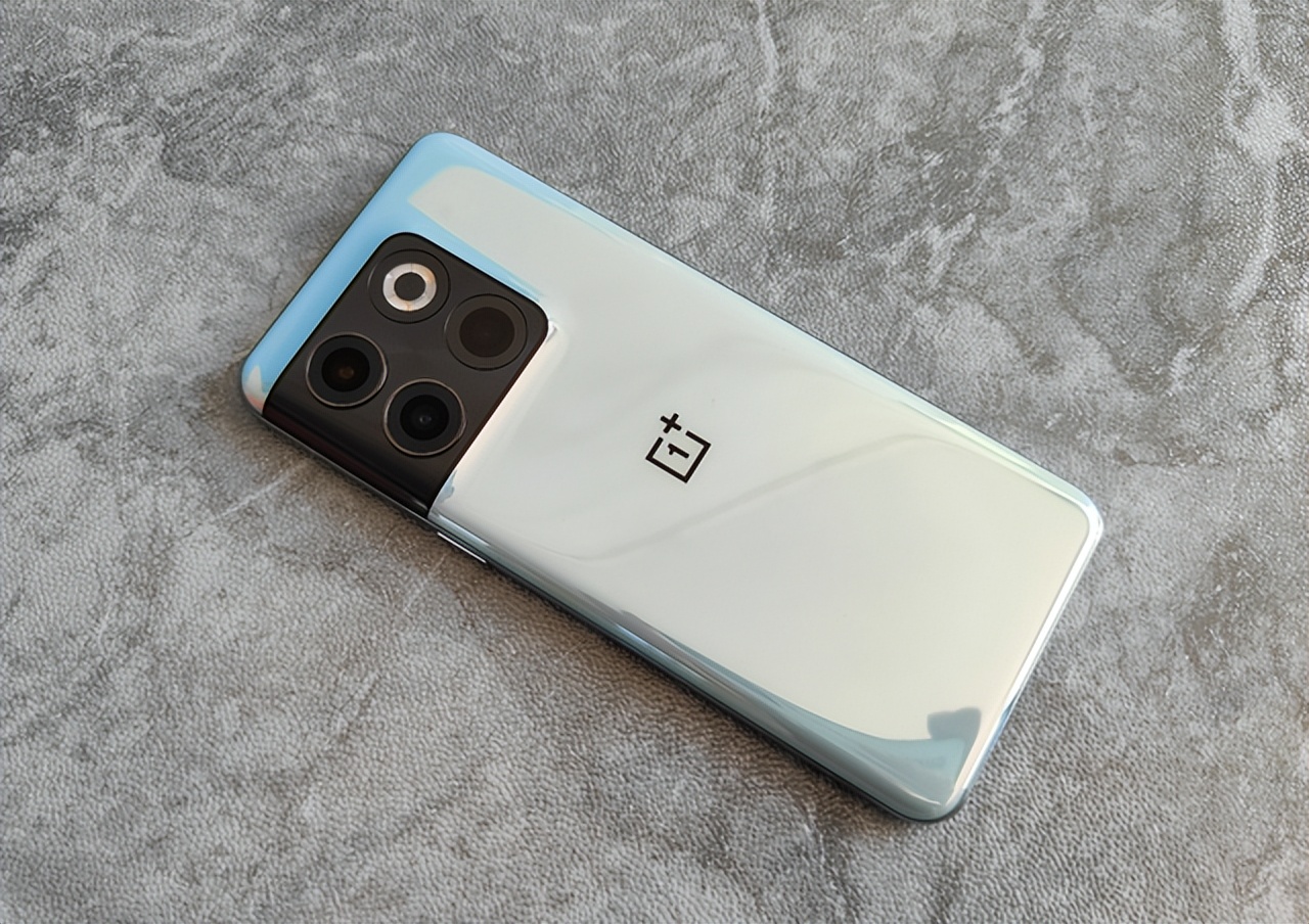 The budget is around 2800, and there are 4 "old and strong" flagship ...