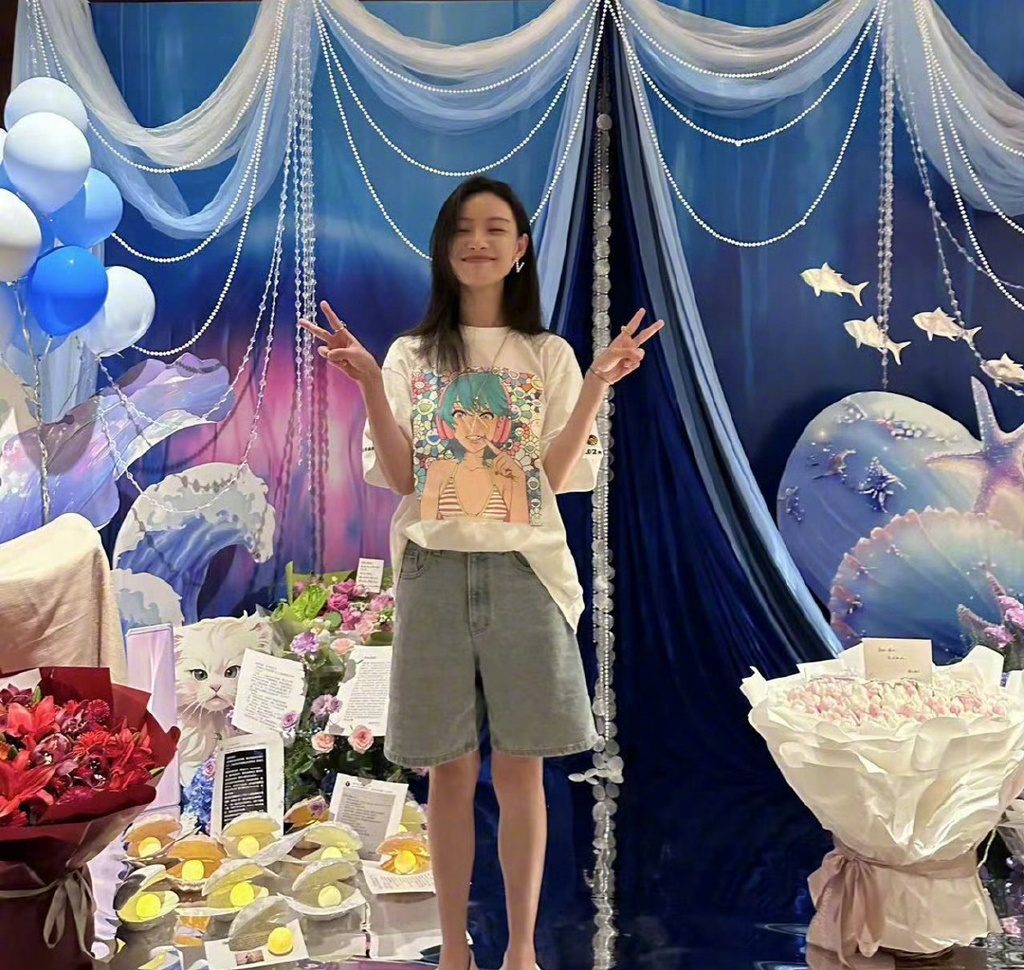Ni Ni and Liu Shishi interact, Zhuzhu girl's birthday celebration is ...