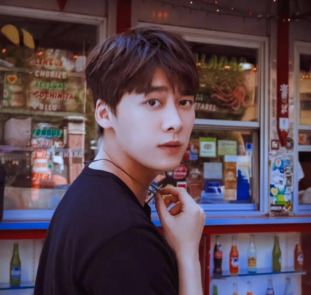 Hu Ge, Peng Yuyan, Li Yifeng, Yang Yang, Xiao Zhan, Ren Jialun 30+ male ...