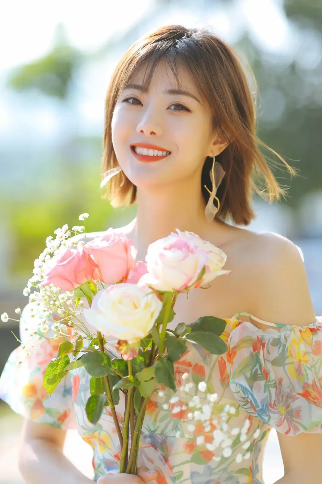 The stars are the embodiment of love - actor Mou Xing - iNEWS