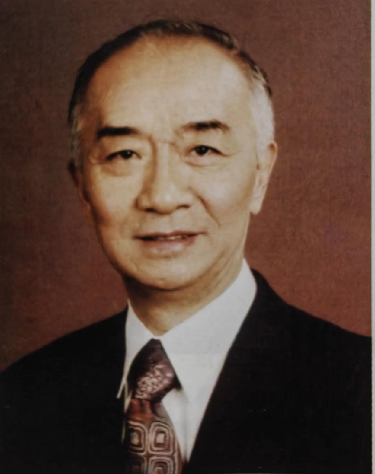 Mr. Ye Shenglan's Two Young Masters: Peking Opera Elite - iNEWS