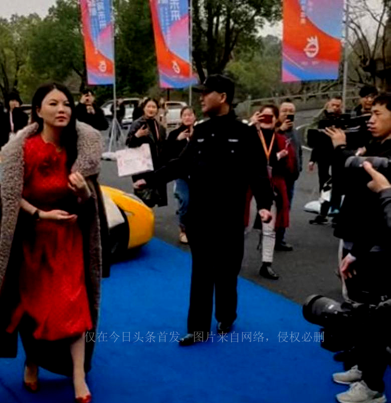 Superstar Li Xiang has a dedicated team of bodyguards to serve him, and ...