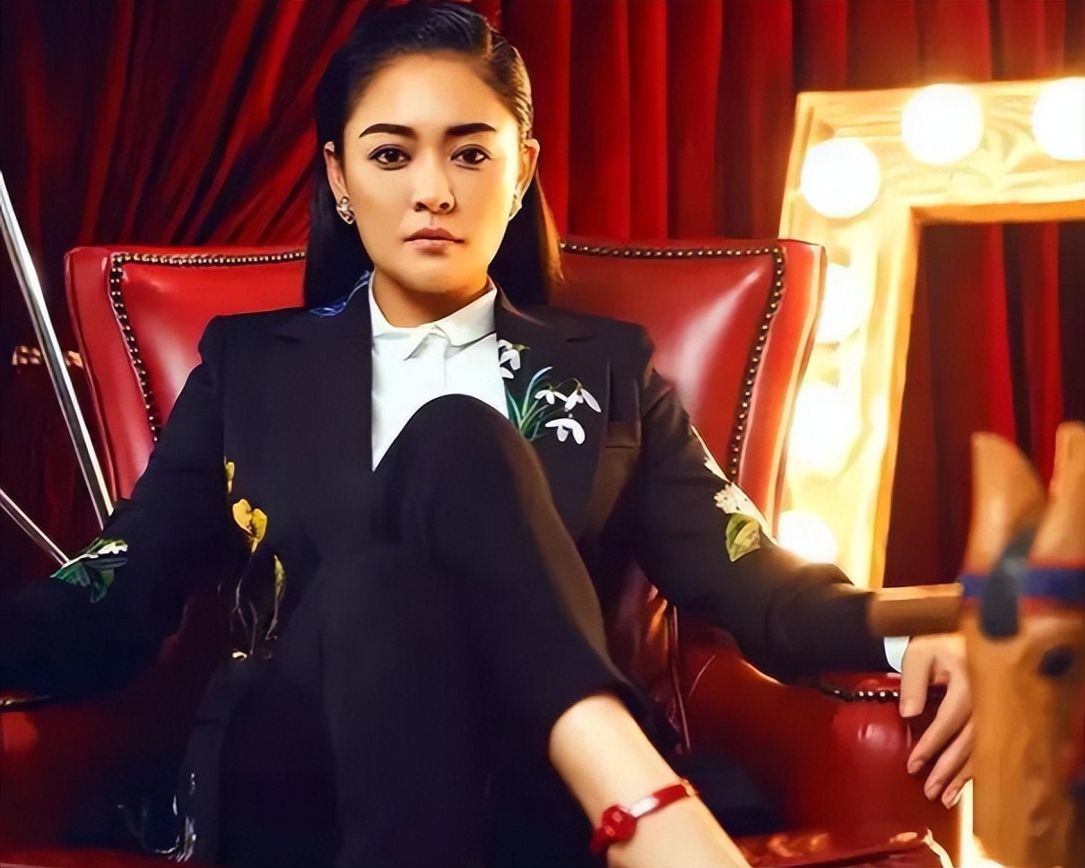 Lian Yiming and Chen Jiayan have been divorced for many years. The ...