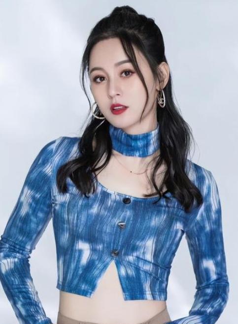 Tang Yi: The first sister of internet celebrity with more than 40 ...