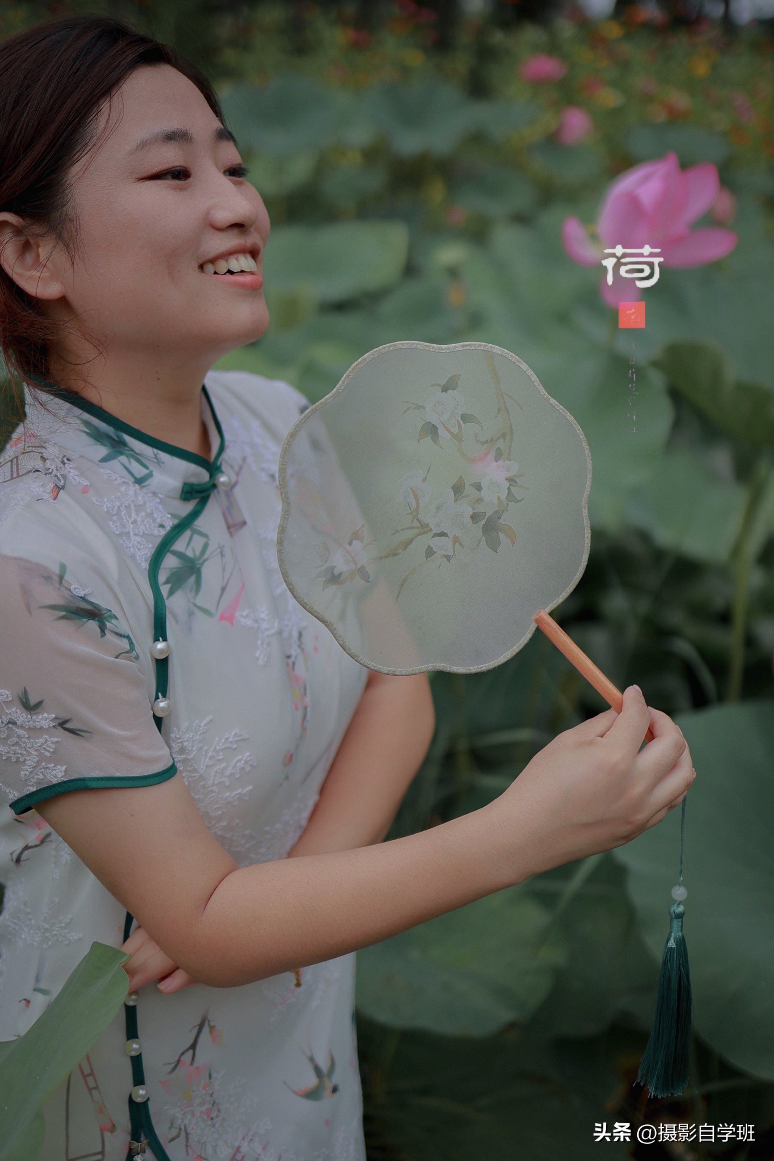 Cheongsam and lotus are a perfect match, 3 tips for taking pictures of ...
