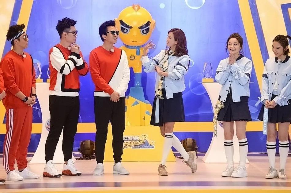 The first cast of "Ace 8": Shen Teng, Guan Xiaotong, Song Yaxuan, Yang ...