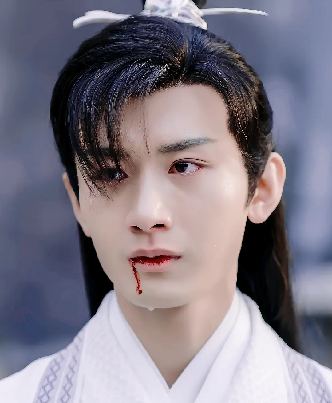Cheng Yi: A beautiful man in ancient costume who can perfectly ...