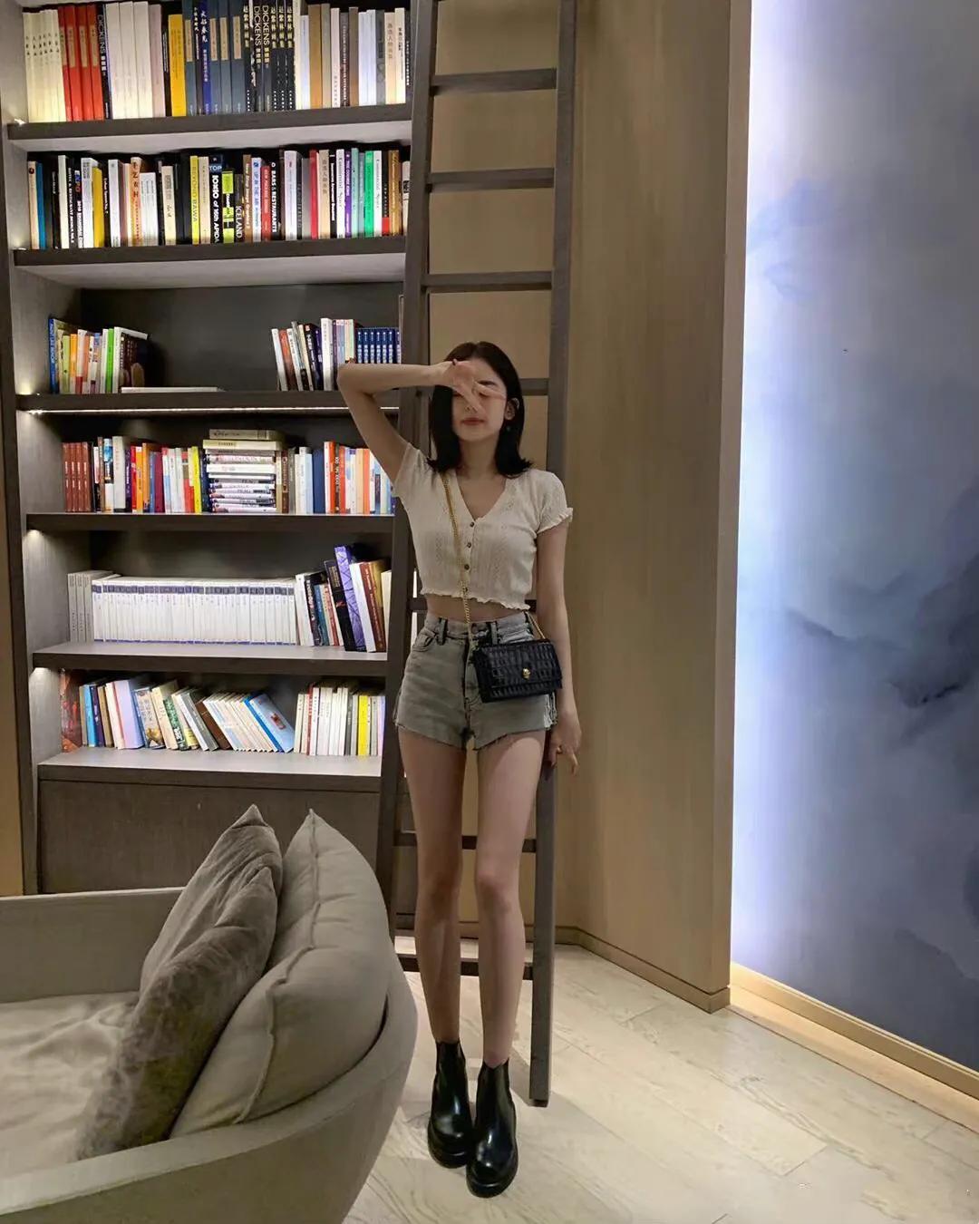 Inventory of the leggy female stars in the entertainment industry ...