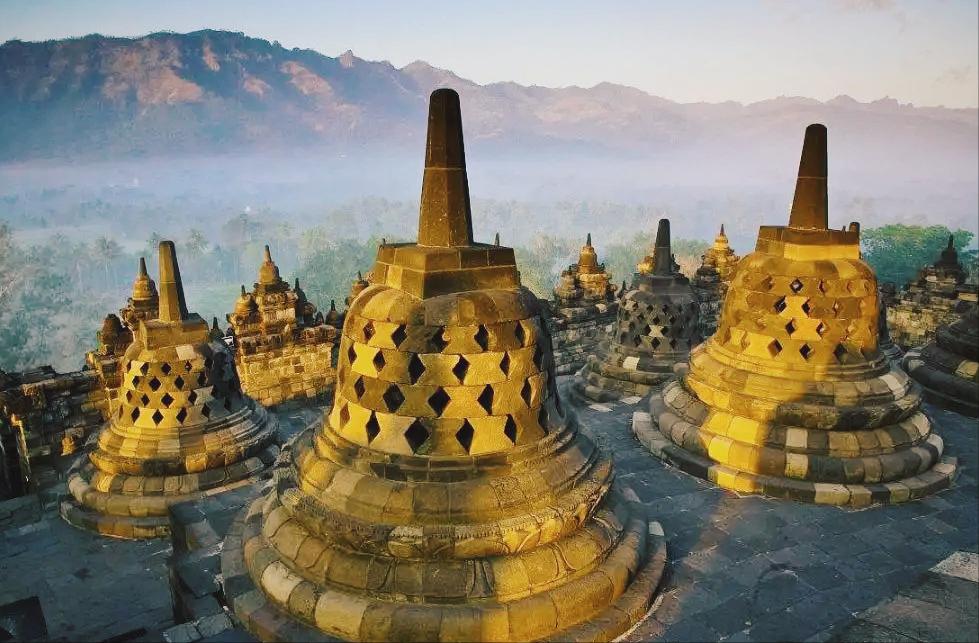 "Saving a life is better than building a seven-level pagoda"?What does ...