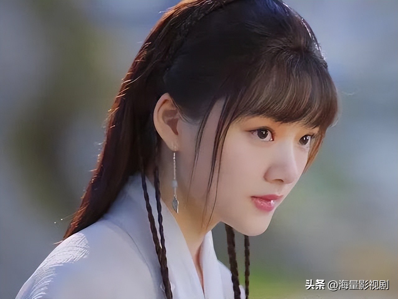 How different are the roles of the actors? "Yu Guyao" has constant ...