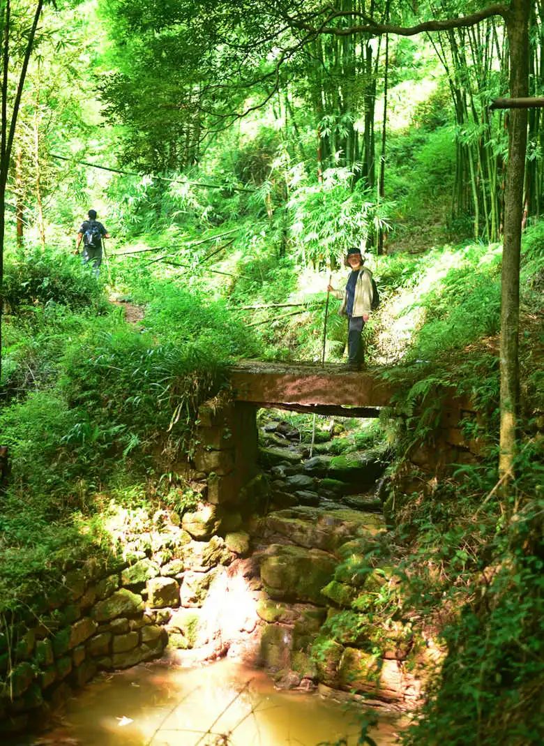 Chengdu Qionglai Hidden Paradise Hidden in the Mountains - iNEWS